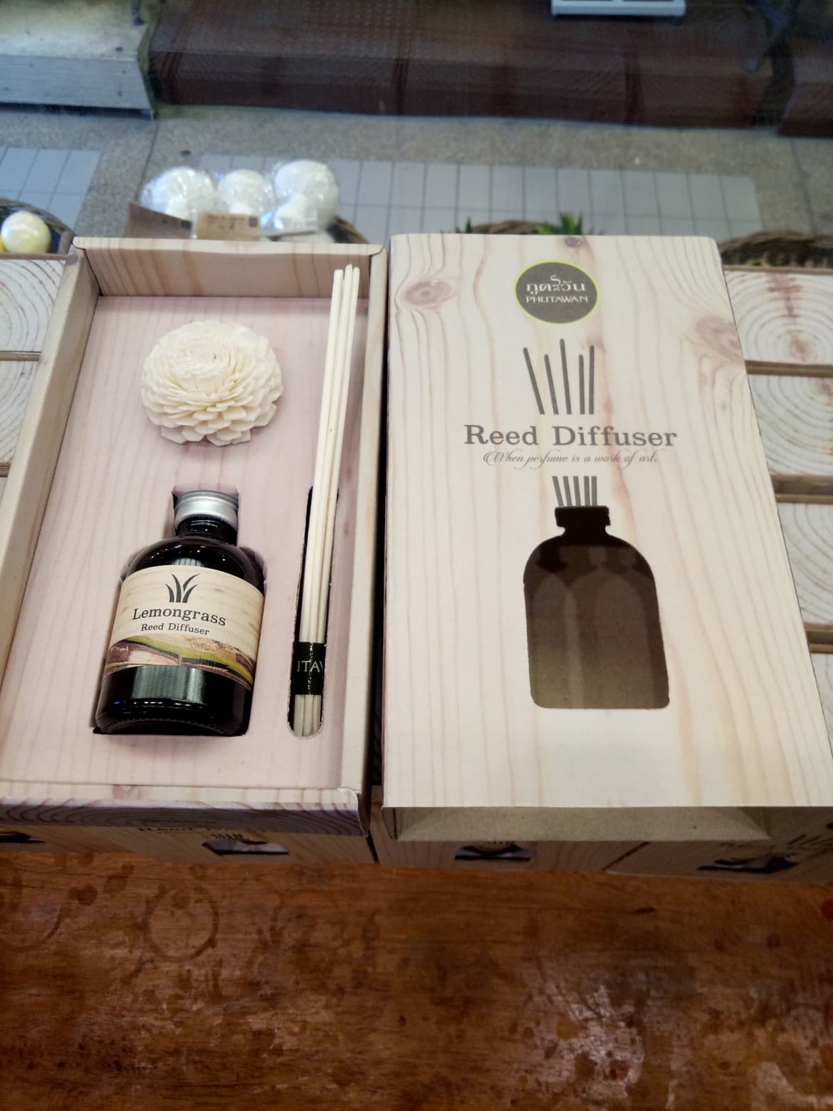 Tinh dầu thơm Phutawan Aroma Reed Diffuser 50ml - Bách hoá Thái Lan